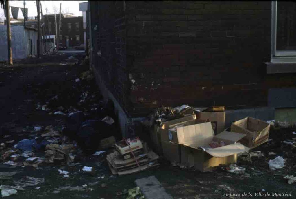 Old Photographs of Alleys in Montréal (1928 - 1972)